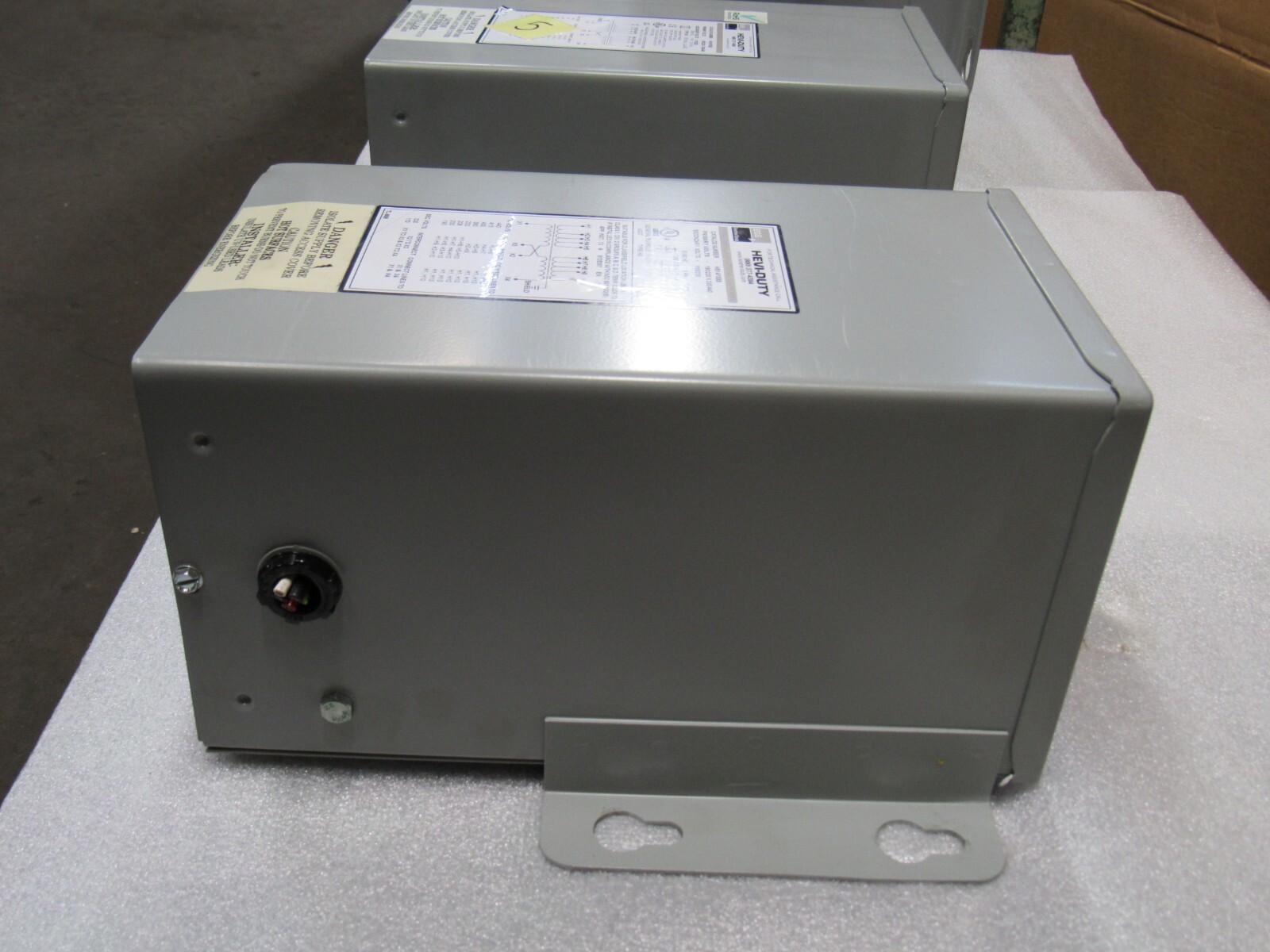 EGS HEVI-DUTY TRANSFORMER HS14F3BS 3KVA 1PH 190/220X380/440V PRI 110 ...