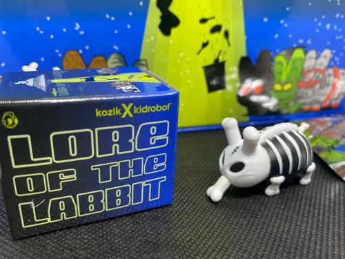 Kozik X Kidrobot Lore of the Labbit 1.5" Mini Smorkin Labbit Black ...