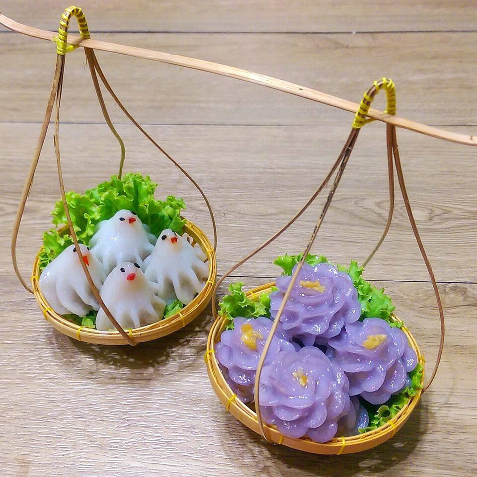Tongs of Chor Muang (Flower Shaped Dumpling filled) Thai Royal Steamed ...
