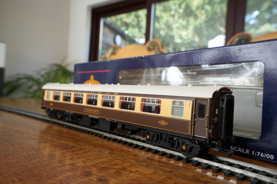 Bachmann OO Gauge Coach WITH LIGHTING BR Mk1 Pullman Parlour Second ...