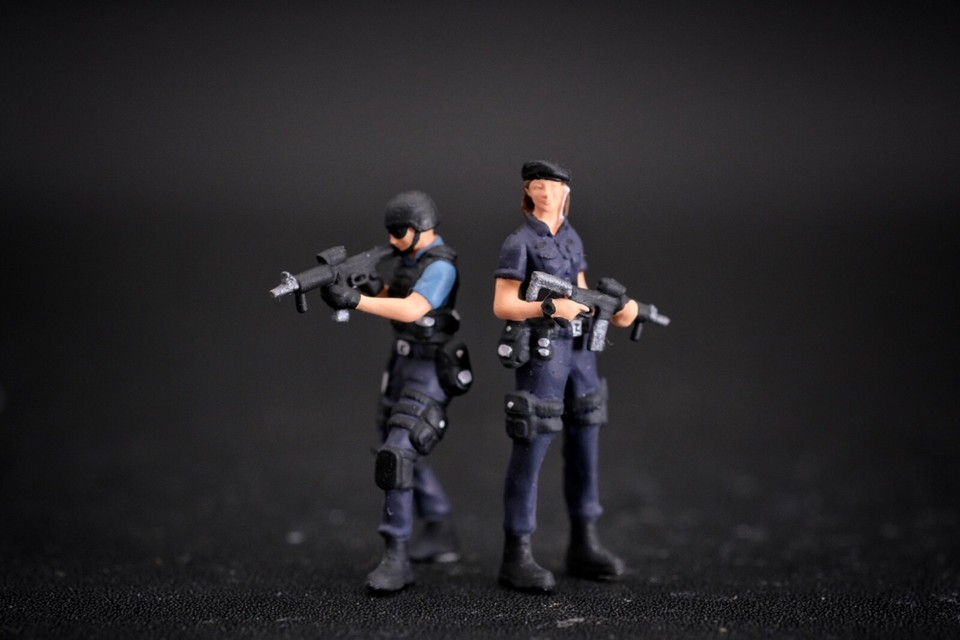 Miniature Figure Police Woman H0 1/87 or Scale 1/64 Hotwheels | eBay