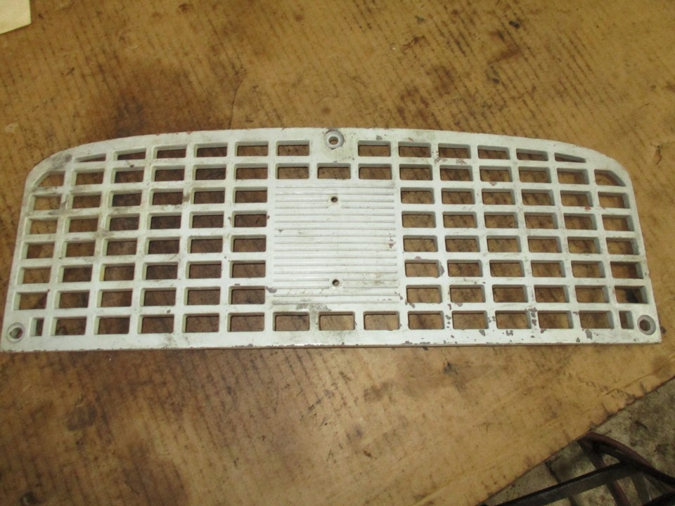 IH Farmall 560 460 Front Grille Upper Insert Panel NICE! Tractor | eBay