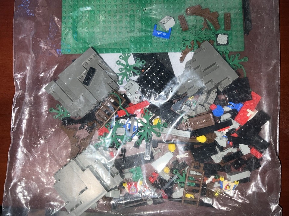 LEGO Castle Dark Forest: Hemlock Stronghold (6046) 1996 Missing Only 1 ...
