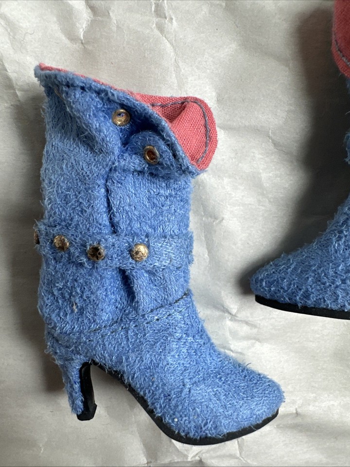 TONNER 2010 ELLOWYNE WILDE 16” DARK AND MOODY FASHION DOLL BLUE BOOTS ...