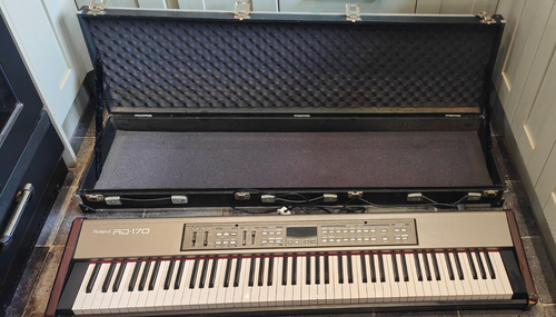 Roland RD170 Stage Piano 88 Fully Weighted Keys with Carry Case 8W ...