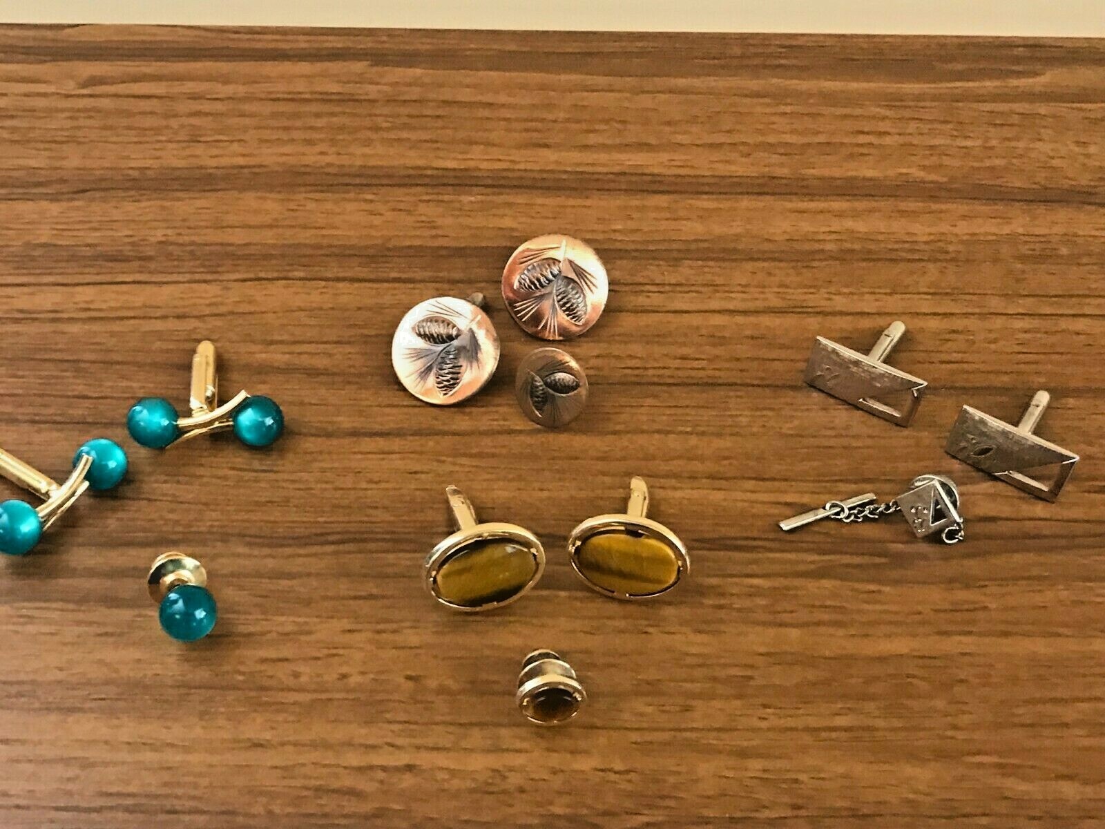 (3) STUNNING VINTAGE DESIGNER TIE TACK & CUFF LINK SE… - Gem