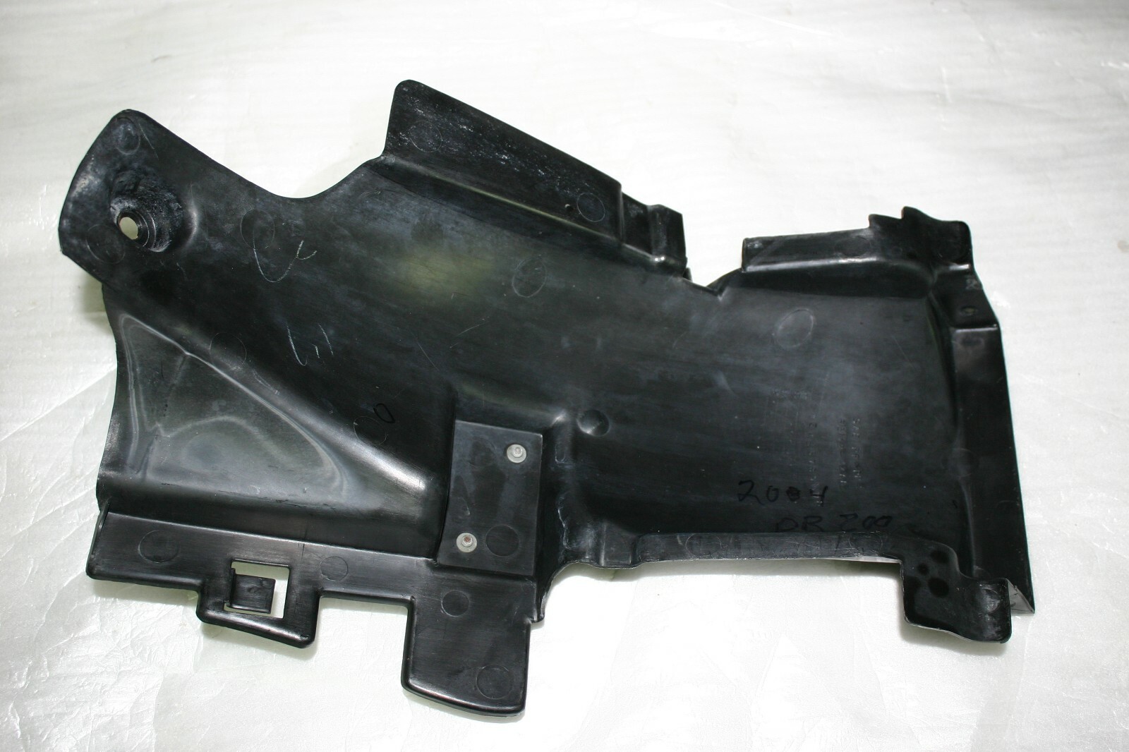 2004 SUZUKI DR 200 SE REAR FENDER UNDER TAIL DR200 OEM | eBay