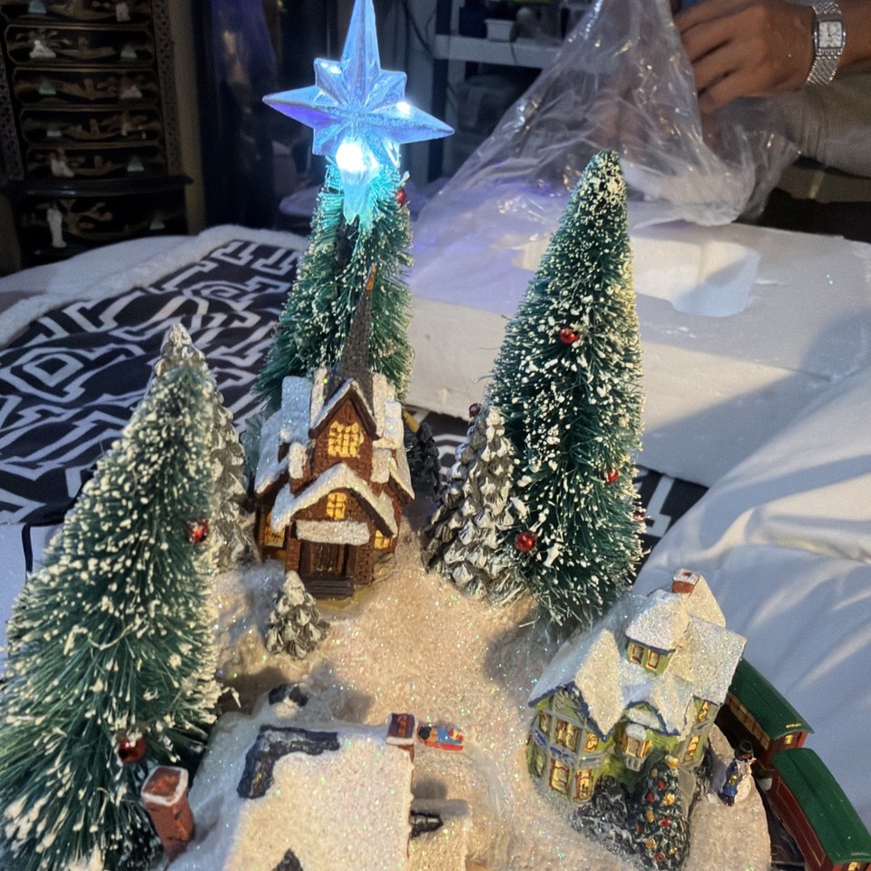 Thomas Kinkade Rotating Train Home For The Holidays Musical Christmas ...