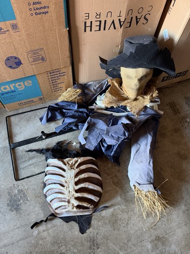 Spirit Halloween Animated Life Size Animatronic Prop Swinging Attack ...