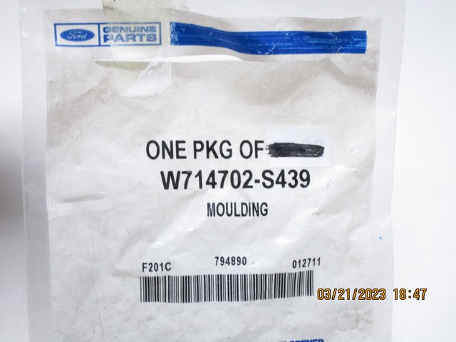 Ford W714702S439 Genuine OEM Belt Molding Clip for sale online | eBay
