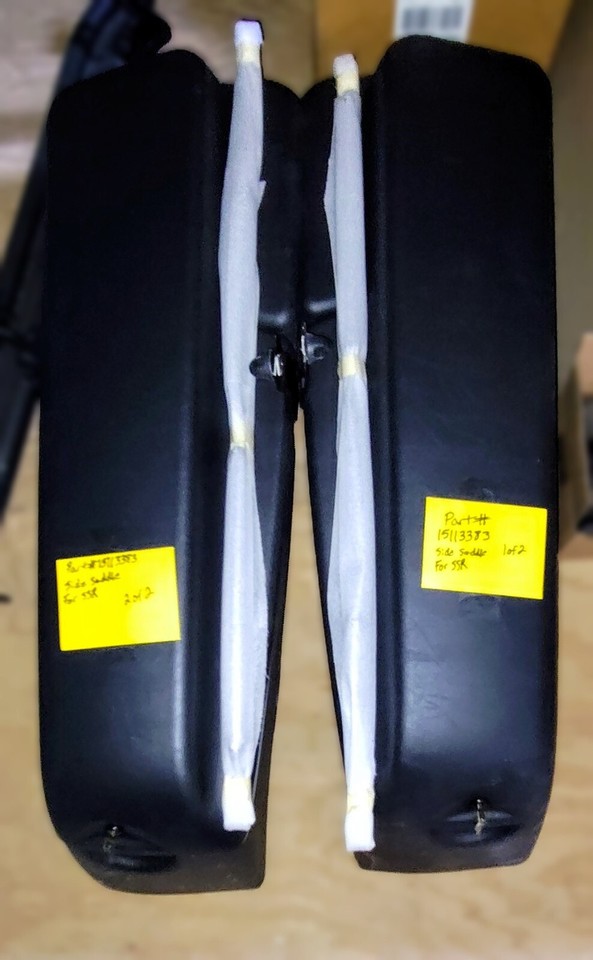 03-06 Chevy SSR Pair LH&RH Bed Mounted Storage Boxes (Saddlebags) w ...