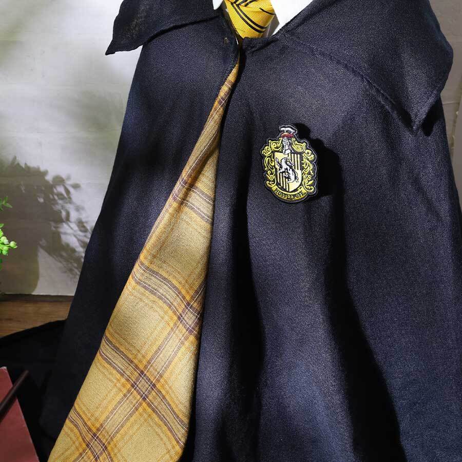 Harry Potter Hogwarts Hufflepuff Cape Robe Wizarding World Fantastic ...