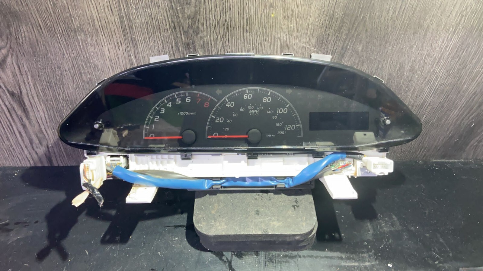 TOYOTA YARIS 1.0 PETROL SPEEDOMETER INSTRUMENT CLUSTER 83800-0DF70 2011 ...