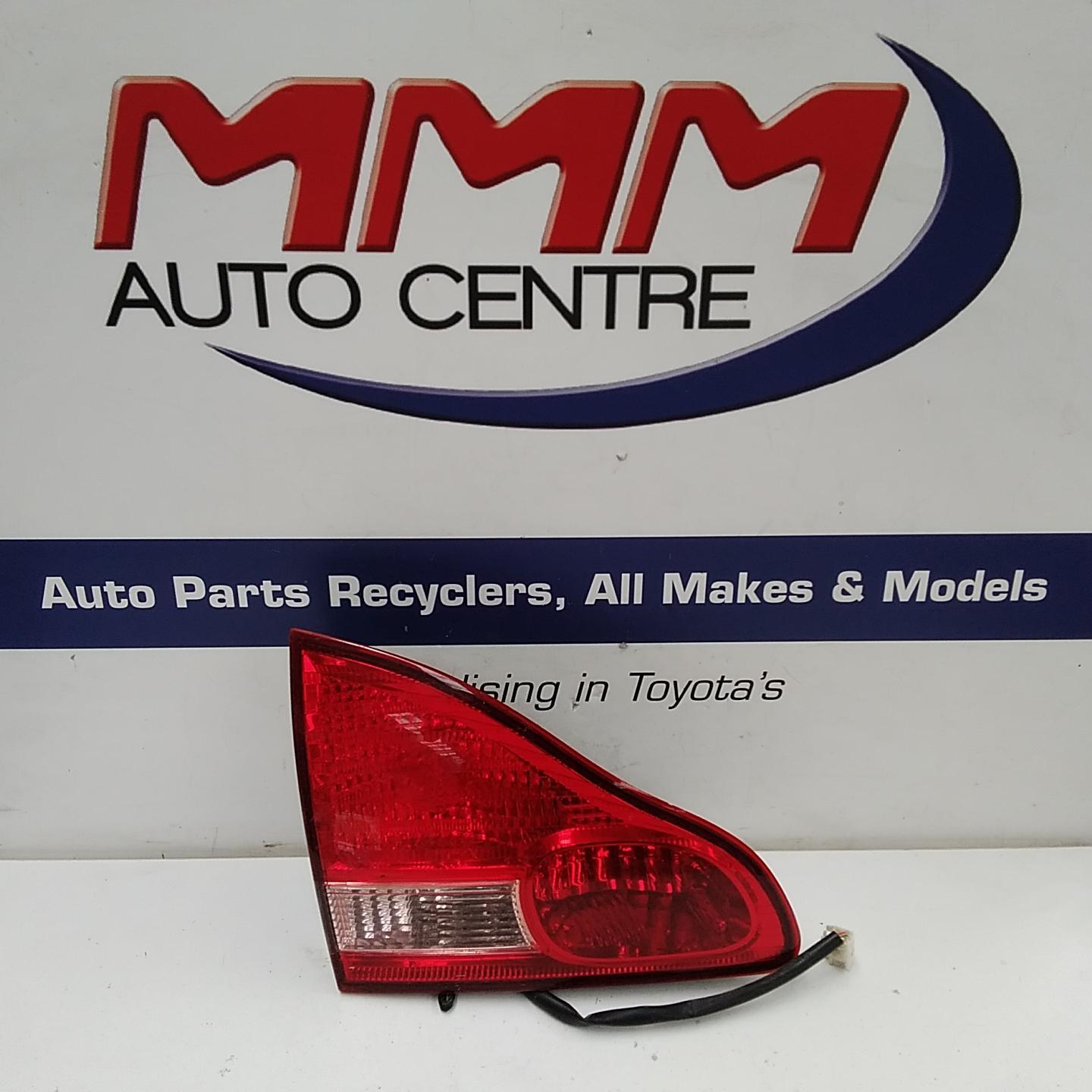 TOYOTA AVENSIS 12/2001-11/2003 REAR GARNISH TAILAGTE LAMP LEFT SIDE ...