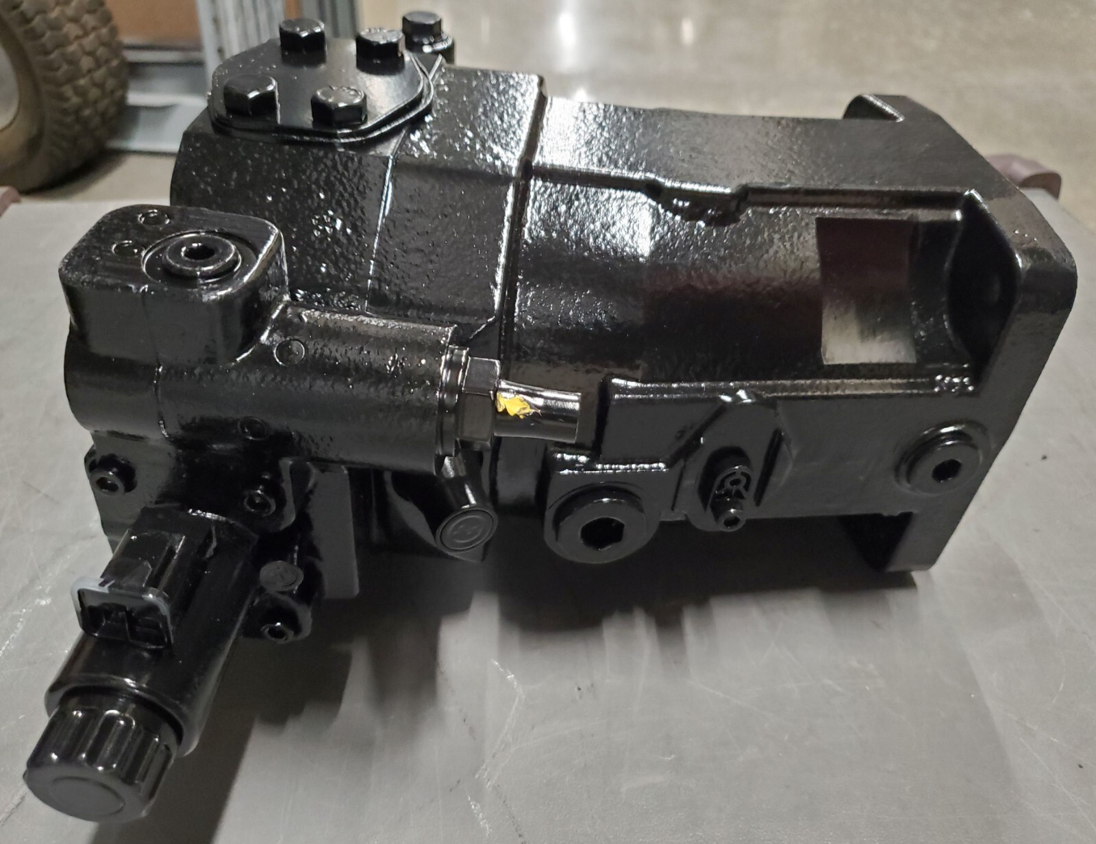 One(1) Rexroth R902269930 A6VM080EP5D1P001C Bent Axis Motor ...