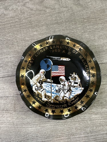 1969 NASA First Lunar Landing Souvenir Commerative Ruffled Plate ...