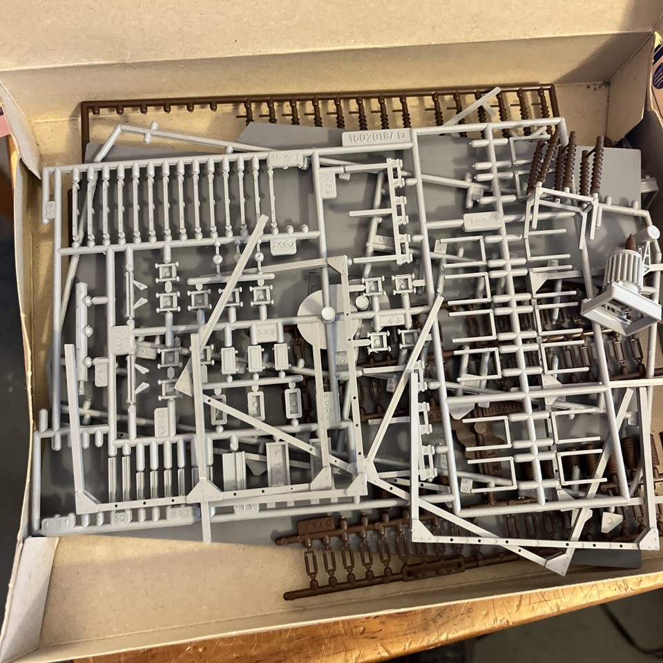 Lot Of 10 HO Scale Structure Kits Walthers Cornerstone IHC Bachmann | eBay