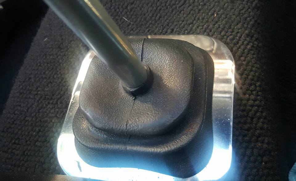 SHIFTER HANDLE RUBBER BOOT SURROUND SUITS FORD FALCON XT GT TOPLOADER ...