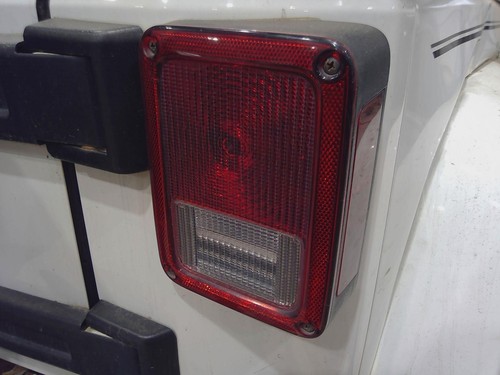 2007-2018 Jeep Wrangler Tail Light Assembly RH Passenger Side OEM ...