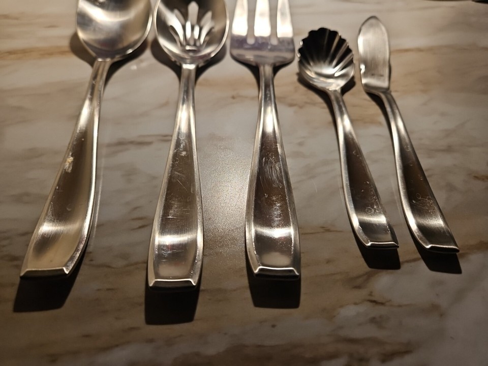 5 Piece Hampton Forge Signature Stainless HF Silverware 18/10 Flatware ...