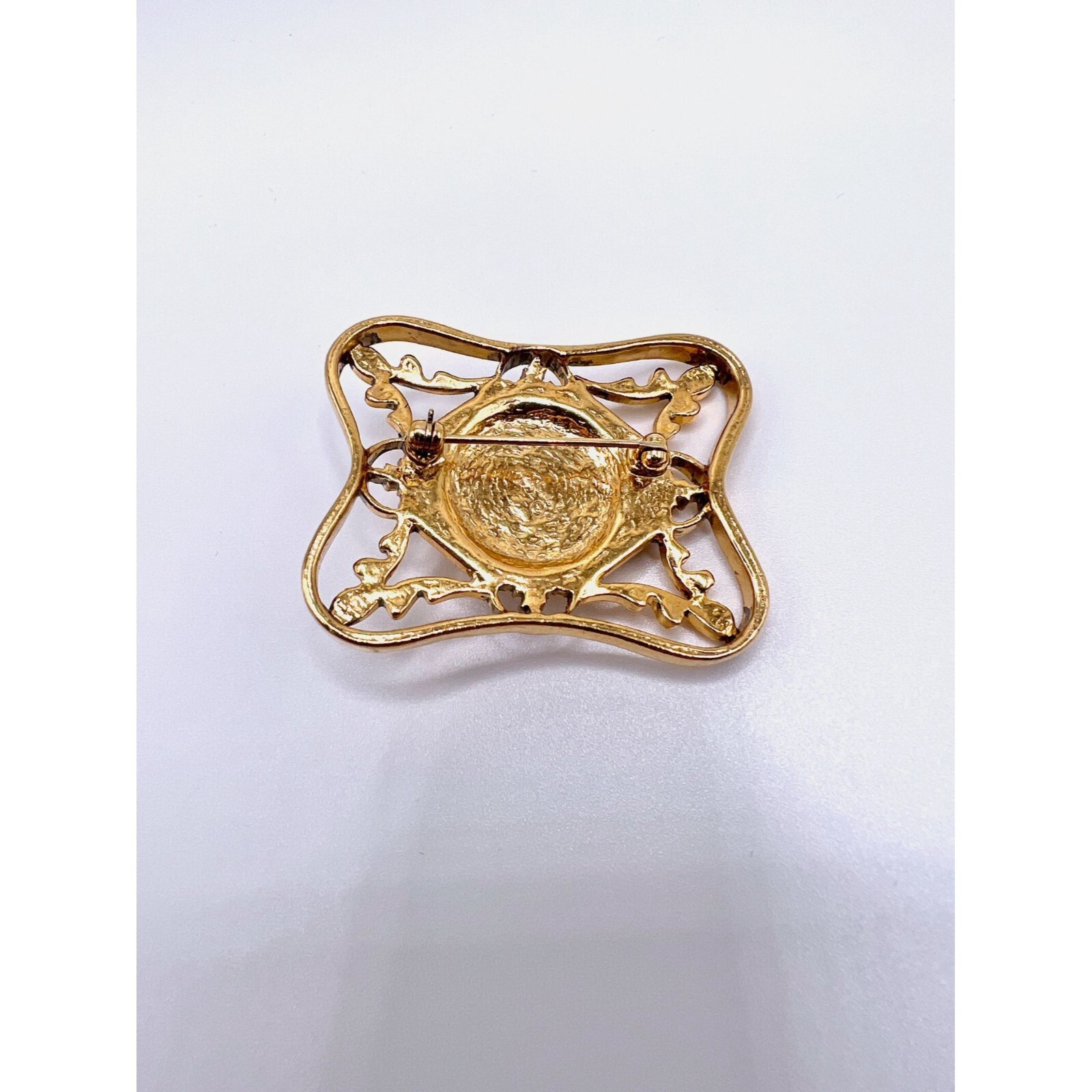 Avon Ornate Renaissance Rev Brooch Gold tone w/Amber … - Gem