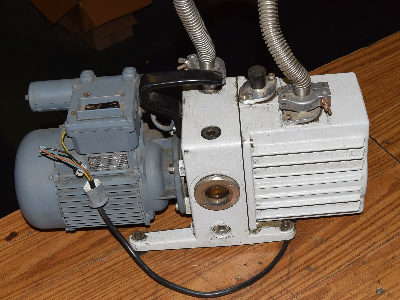 LEYBOLD TRIVAC D4A VACUUM PUMP | eBay