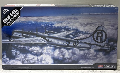 Academy 12528 B-29A 'Enola Gay' or 'Bockscar' 1/72 Scale Plastic Model ...