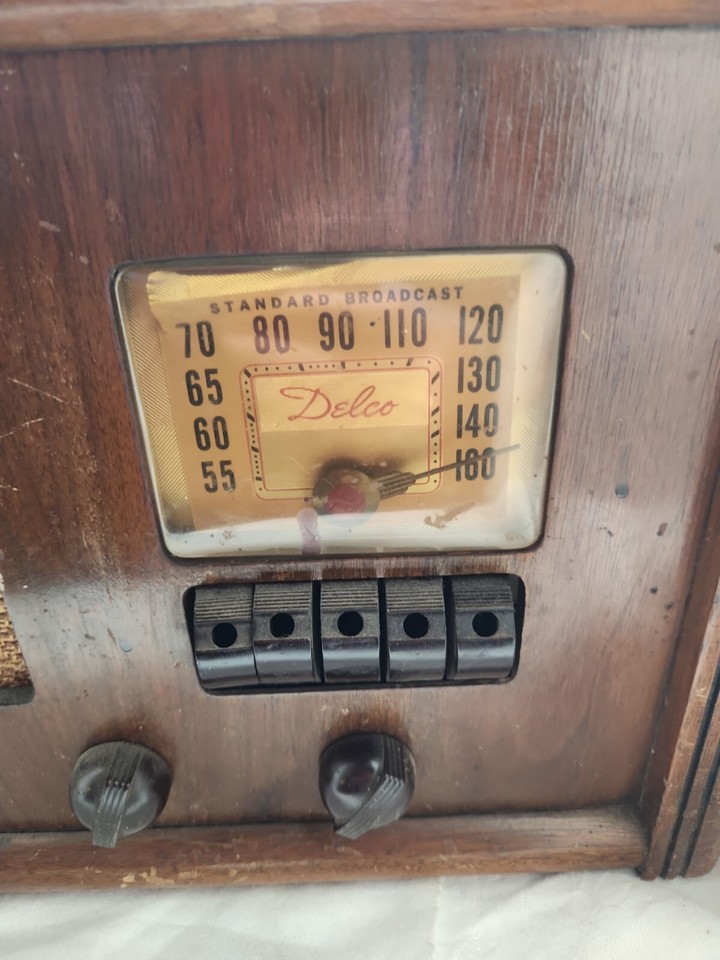 Vintage DELCO R-1175 TABLETOP RADIO: Working Great on AM - MID CENTURY ...
