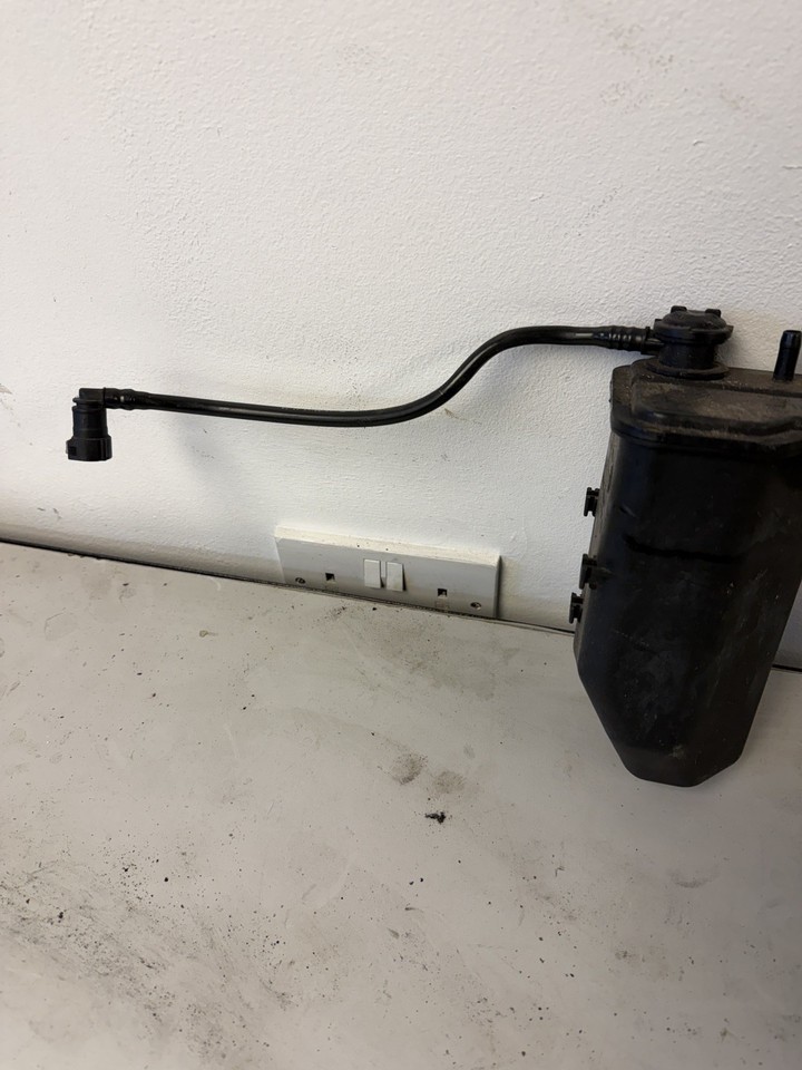 Volkswagen Golf Mk5 GTI Active Charcoal Fuel Vapour Filter Canister ...
