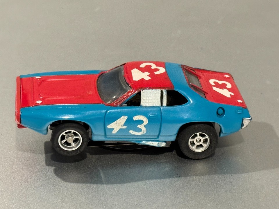 Aurora AFX Magna HO Slot Car Plymouth Road Runner Blue/Red/RED NOSE #43 ...