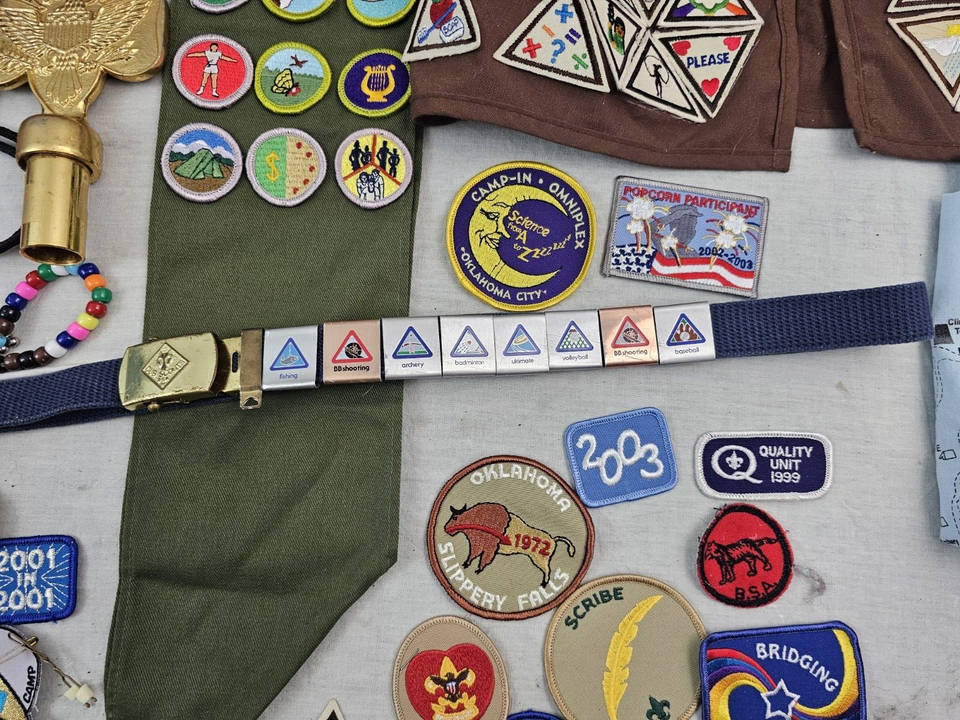 LOT OF OVER 80 BOY GIRL SCOUT PINS MEDALS PATCHES VEST GOLD TREFOIL ...