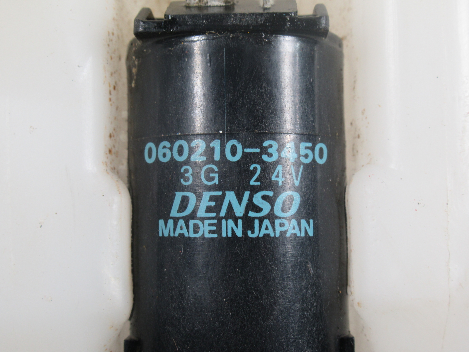 Denso 060351-534 Washer Reservoir Tank C/W Pump Motor 24V SHELF WEAR ...