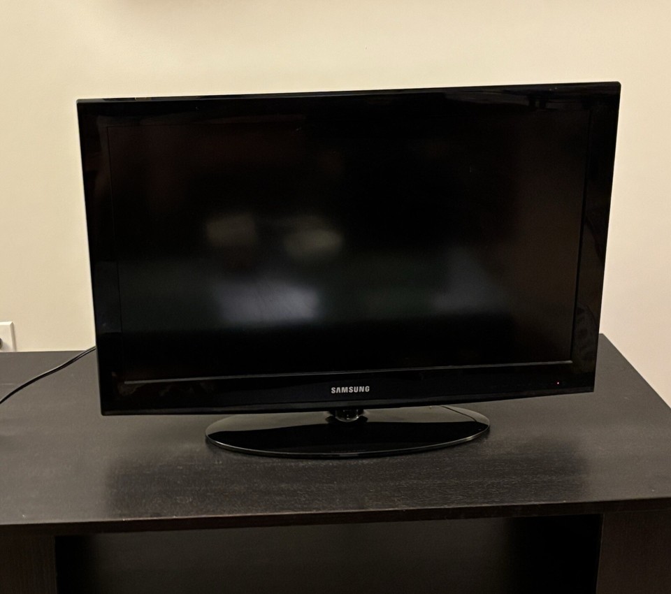 Samsung tv ( 35 Inch ) | eBay