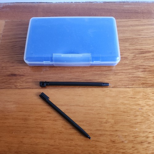 Nintendo DS / 3DS translucent / blue game cartridge holder & stylus ...