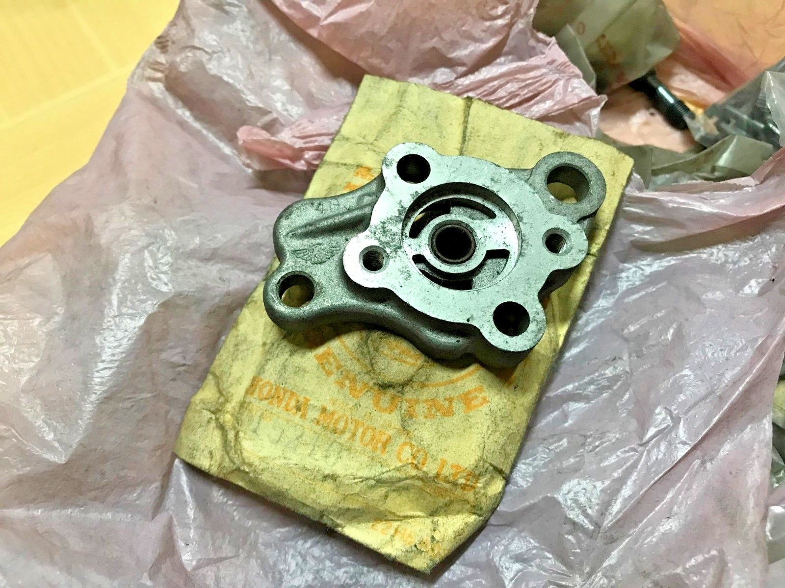 Honda C90 CD90 CL90 CL90Z CS90 S90 S90Z SL90 Body Oil Pump NOS P/N ...
