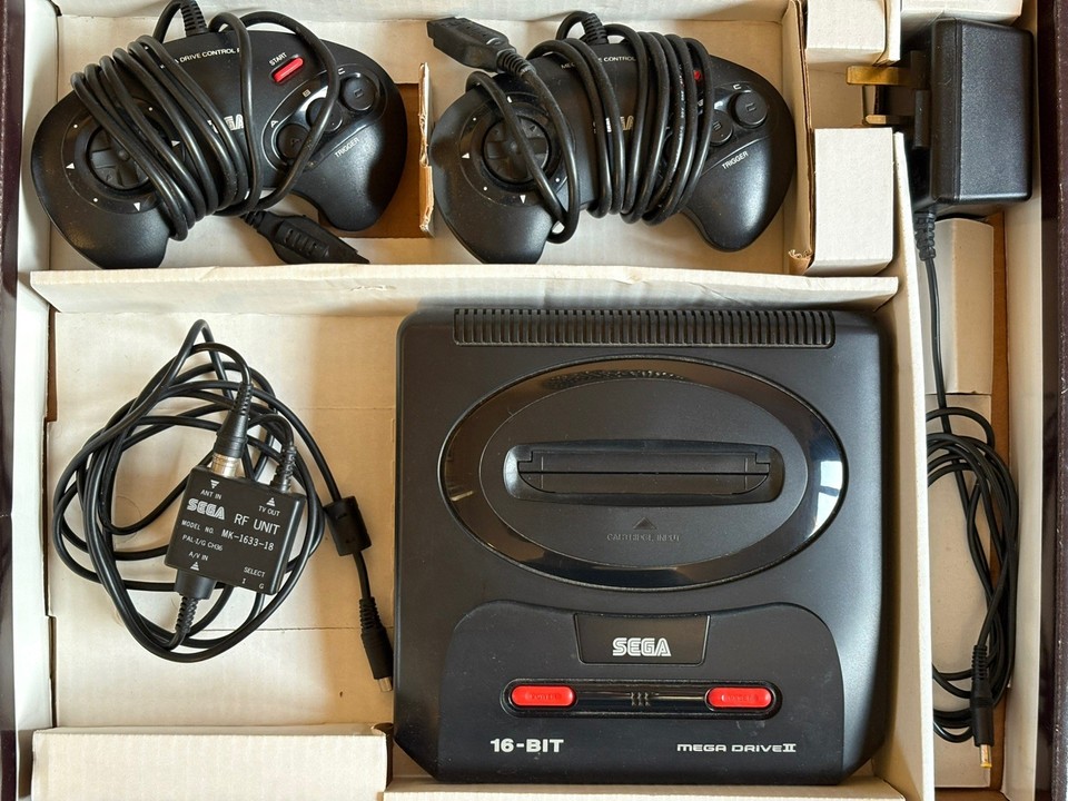 Vintage Sega Mega Drive II Aladdin Edition Boxed Console with 2 ...