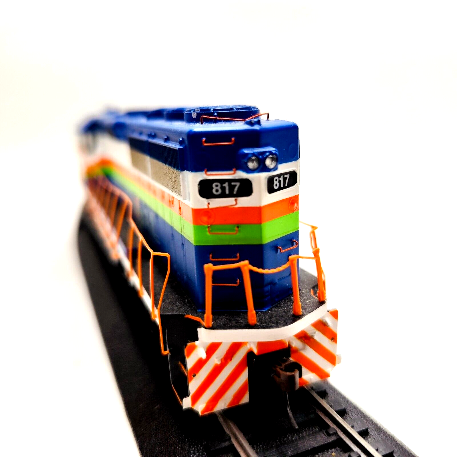 HO Athearn Florida Tri Rail EMD GP50 #817 Powered Engine Locomotive | eBay