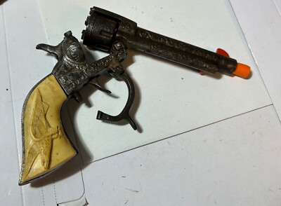 KILGORE AMERICAN Vintage CAST IRON CAP GUN with Eagle Grips & Holster ...