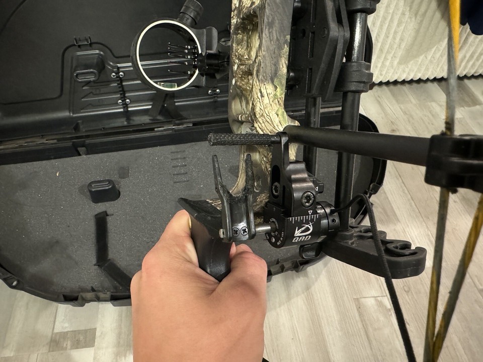 Diamond Edge 320 Compound Hunting Bow | eBay