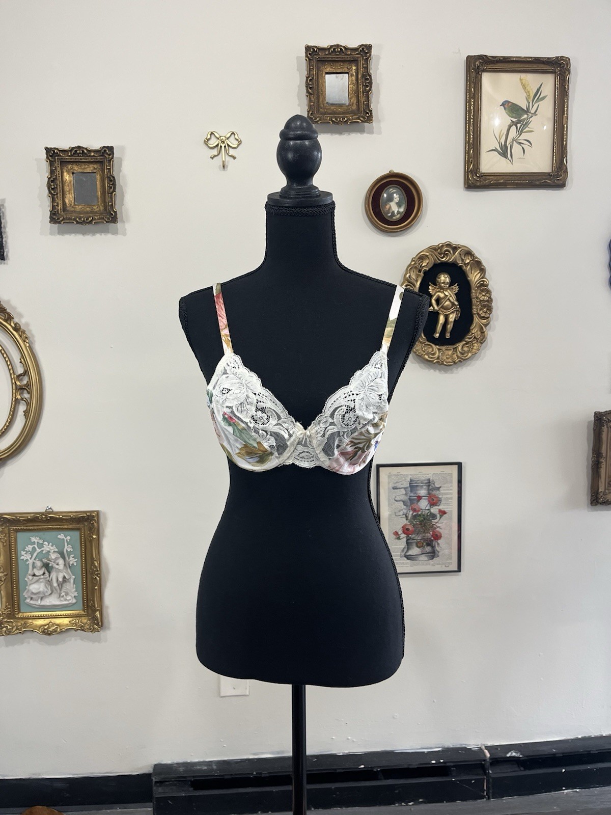 Vintage Victoria’s Secret 34B Made in USA Floral Sati… - Gem