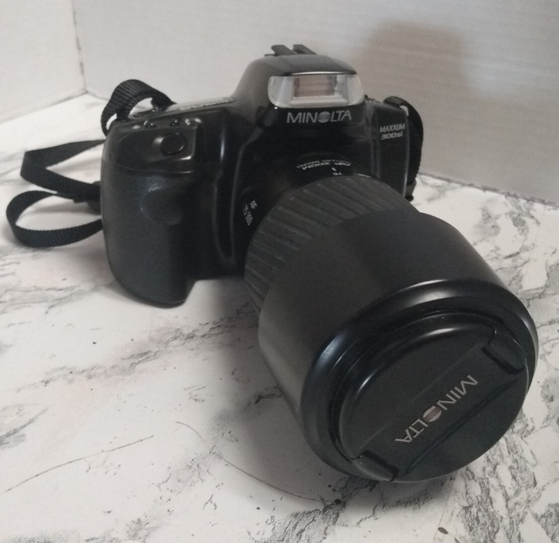 Minolta Maximum 300 SI Camera With AF 75-300 AF Zoom 1.5M/4.9FT Macro ...