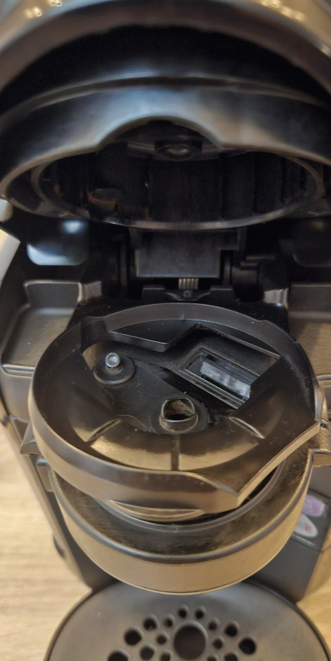 Bosch Tassimo TAS1202GB/02 Coffee Machine – Compact Pod Brewer – Black ...