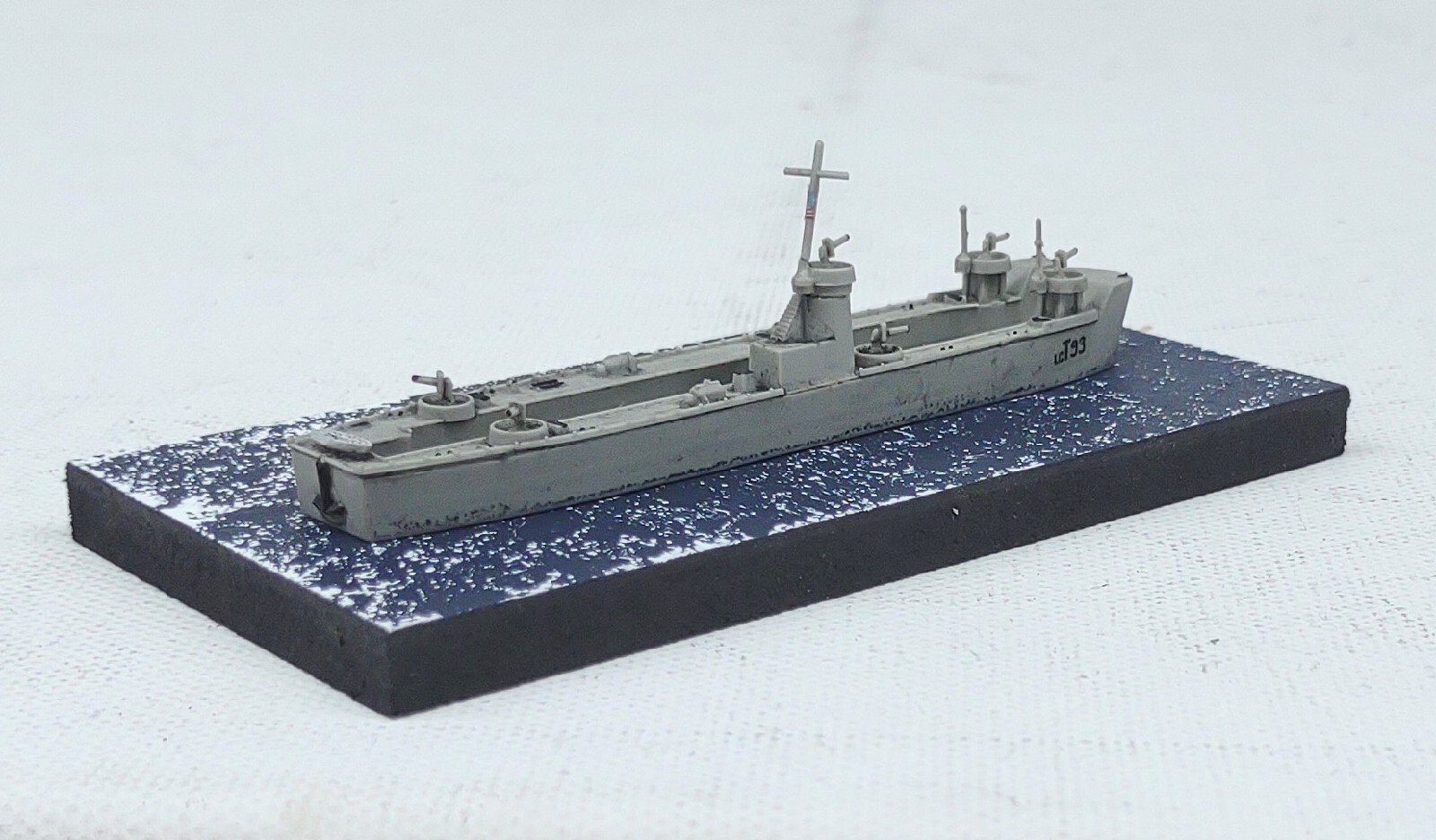 1:700 Scale Built Plastic Model Ship Diorama WWII LST Landing Ship Tank ...