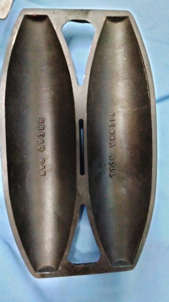 Griswold Antique Cast Iron Vienna Roll Bread Pan NO 2 Circa 1890 to ...
