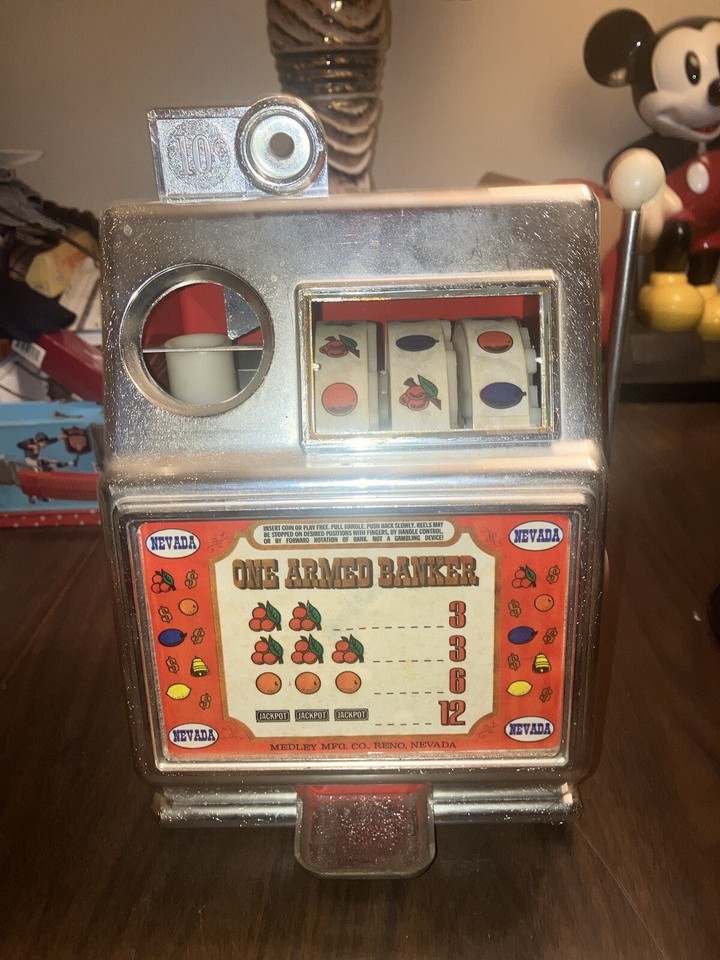 Vintage Medley One Armed Banker Slot Machine Toy Reno Nevada 10 Cent ...