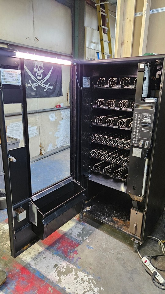 FULLY WORKING Automatic Products AP 112 SHALLOW Snack Vending Machine ...