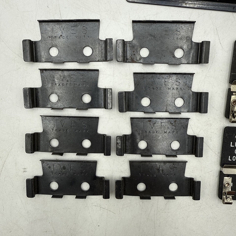 LIONEL O O27 GAUGE CTC LOCKON, 145C CONTACTOR, & TRACK CLIPS - LOT OF ...