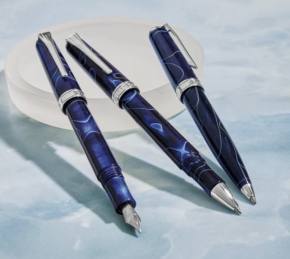 New In Box Levenger True Writer Classic Midnight Spark Fountain Pen ...