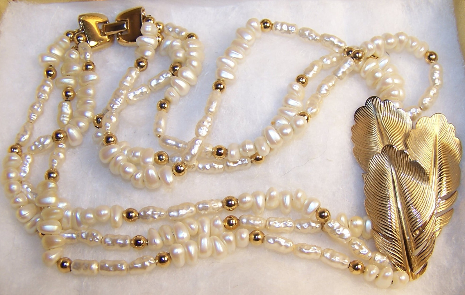 Lovely Vintage Napier Faux Pearl Gold Tone Strand Lea… - Gem