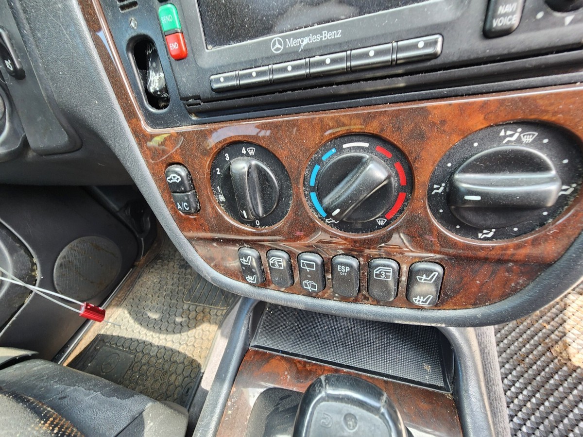 1999 Mercedes Benz Ml320 Interior